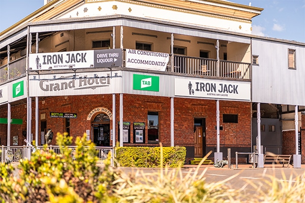 About Us | Grand Hotel Childers