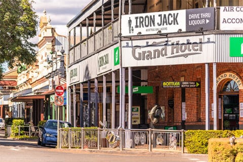 About Us | Grand Hotel Childers