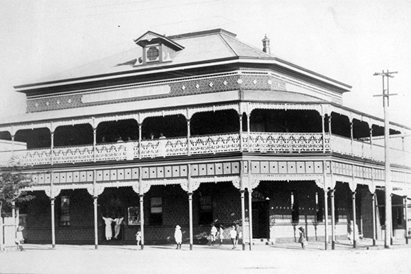 About Us | Grand Hotel Childers